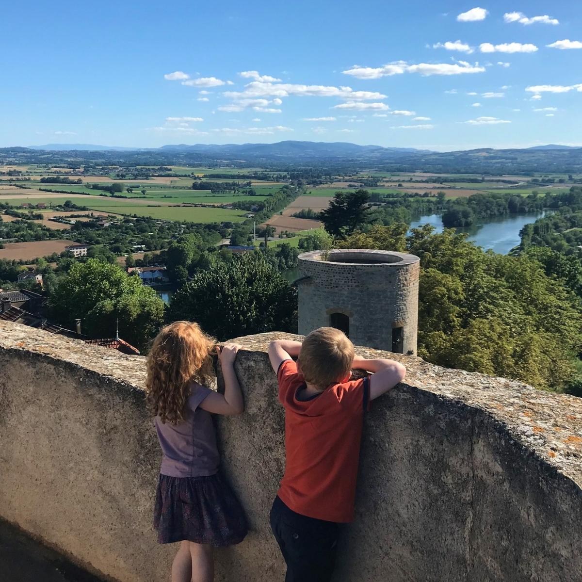 La cité médiévale de Trévoux | Office de Tourisme Ars Trévoux ...